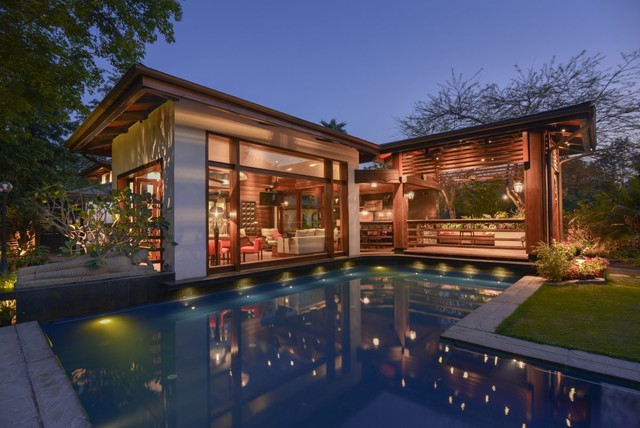 Delhi Houzz: An Outhouse Teases With Its Luxury & Opulence
