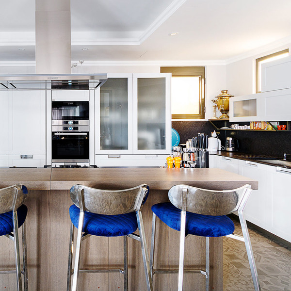 LUX Kitchen design at Frond Palm Jumeirah, Dubai - Modern - Kitchen ...