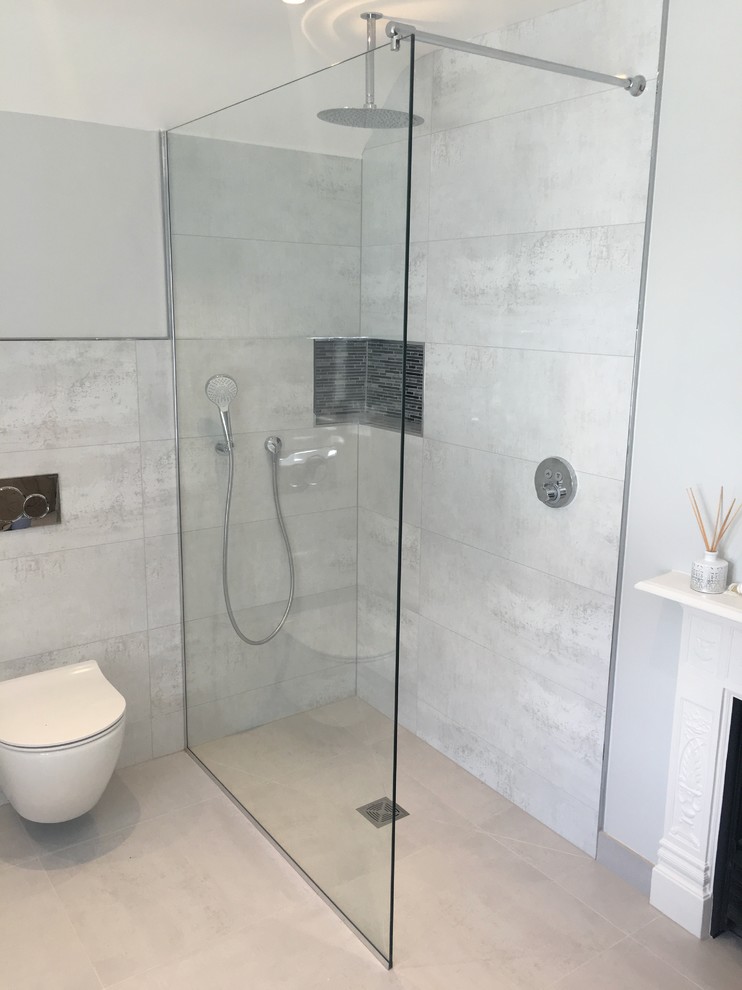 Walk in shower screens - Bathroom - Berkshire - by Glass360 | Houzz