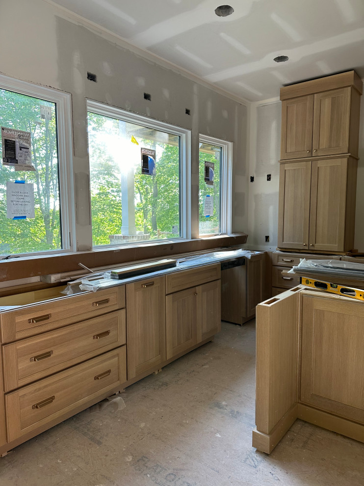 Shiloh rift sawn white oak cabinets in Straw | Houzz Forum