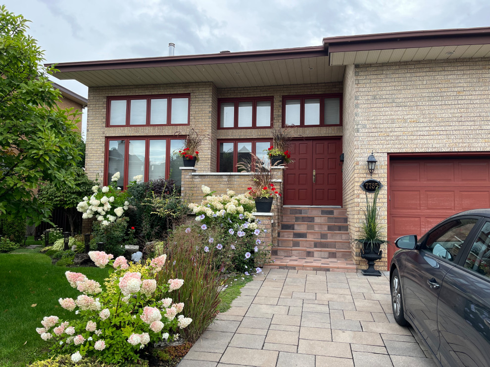 House facade update. Help needed!