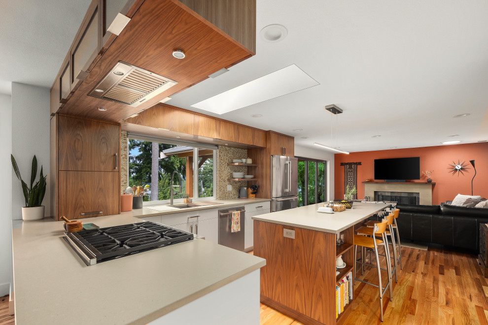 Sammamish - Mid-Century Modern Kitchen - Kitchen - Seattle - by ...