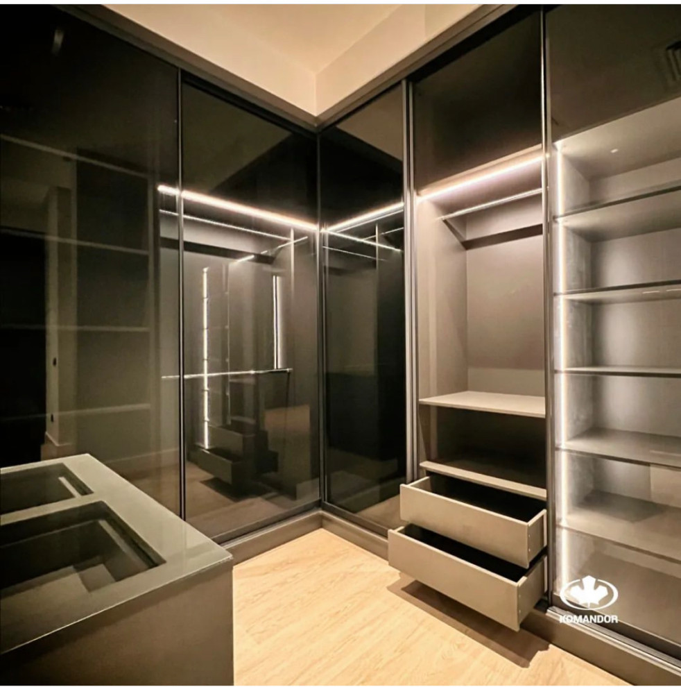 Walk in Closets - Modern - Closet - Toronto - by Komandor Canada ...
