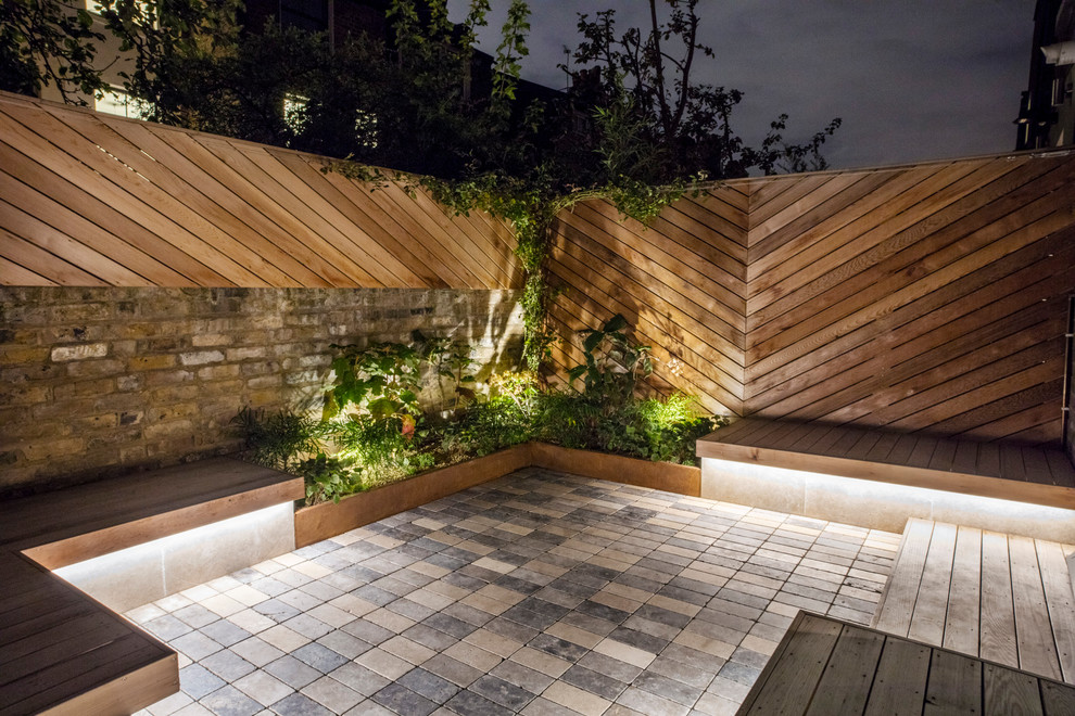 Small rear garden for a terraced house - Contemporary - Patio - London ...
