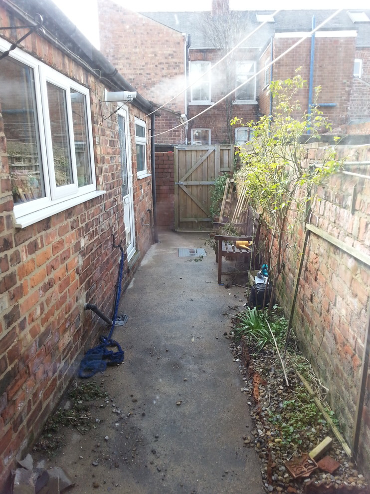 Backyard bench & gate - time to add some colour? | Houzz UK
