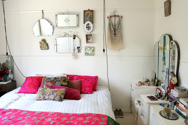 Idea to Steal: Mini Mirrors on the Wall | Houzz NZ