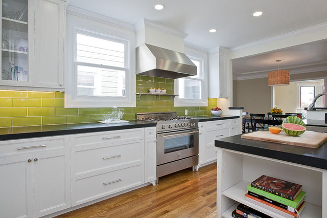 Closer Look: Faux Ombre Kitchen Tile