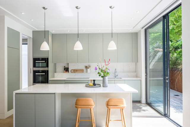 How to Add Warmth & Character to a Contemporary Kitchen | Houzz AU