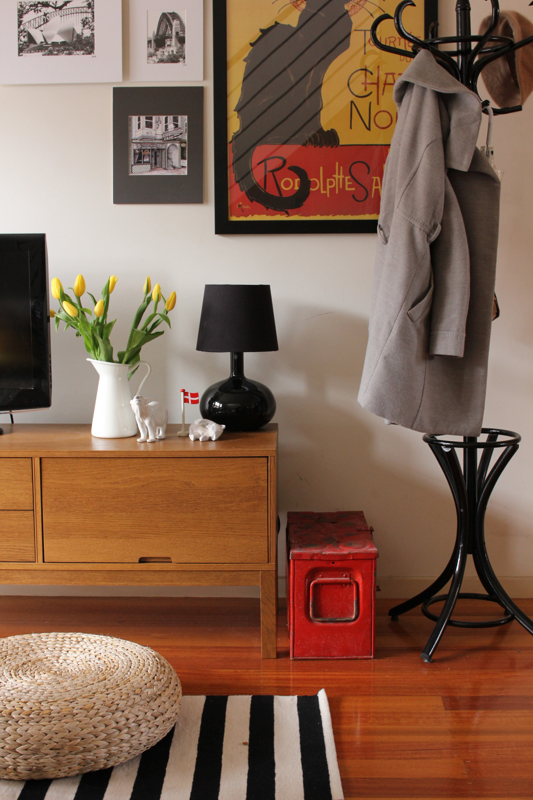 10 Clever Ways to Style Dead Corners