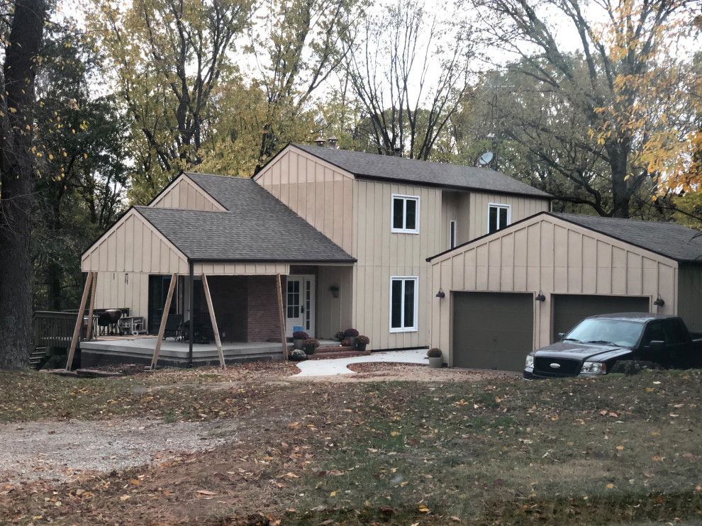 Residing house with vinyl siding - board and batten?