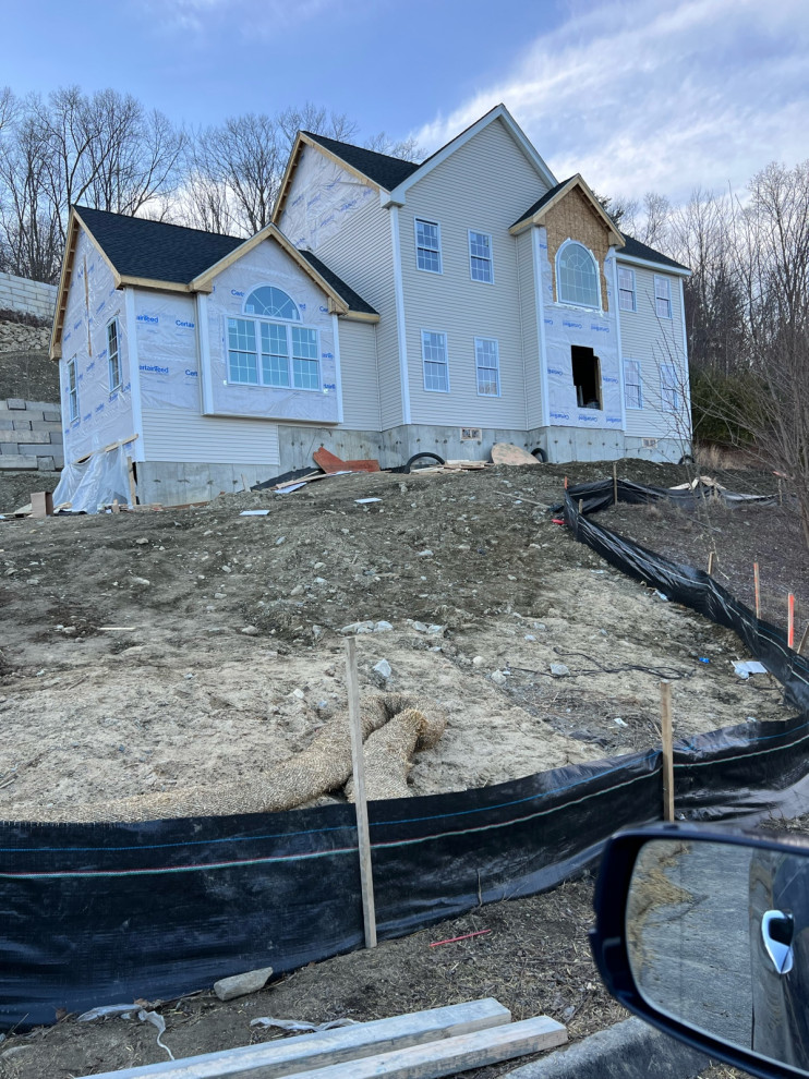 what color shutters match for this herringbone color siding | Houzz Forum