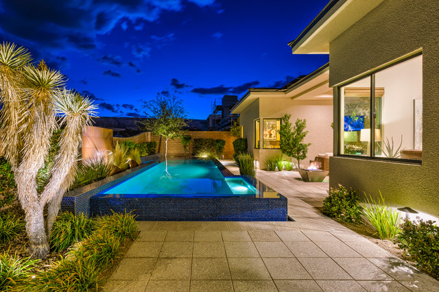 Raised Rim Flow Pool with Custom Fire/Water Feature - Las Vegas - by ...