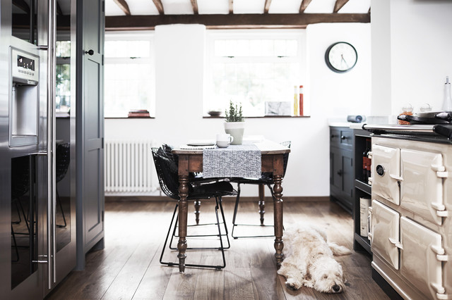 Modern Rustic Style in a Country Cottage Kitchen | Houzz UK