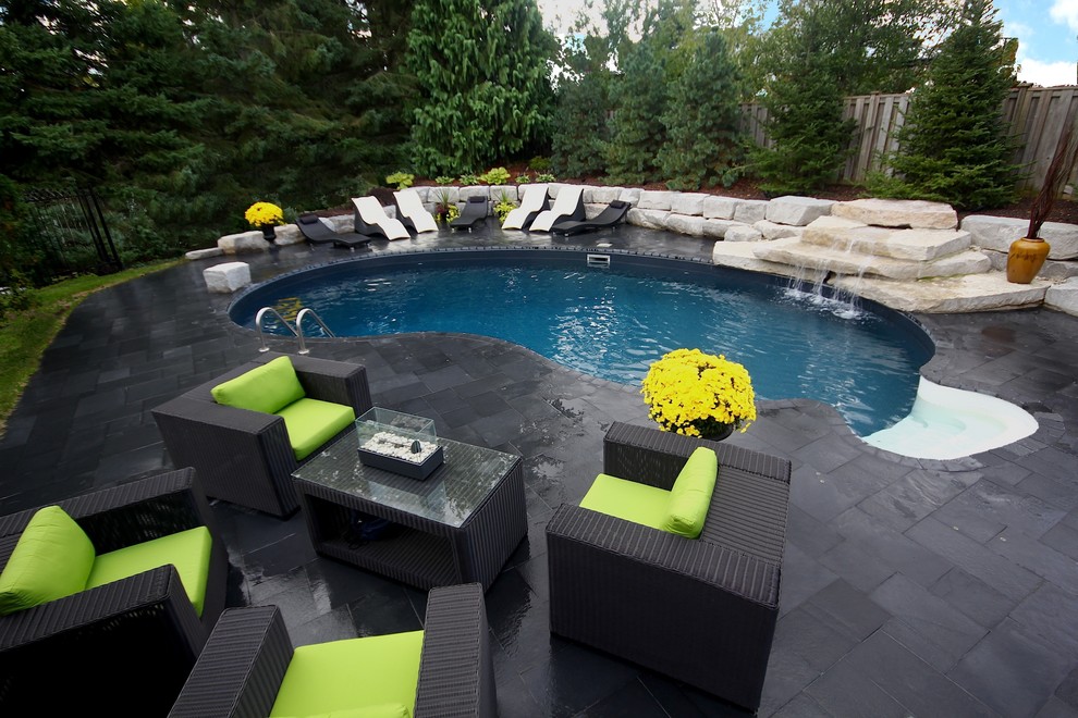 Pool Designs - Contemporary - Toronto - by Pollock Pools & Spas | Houzz