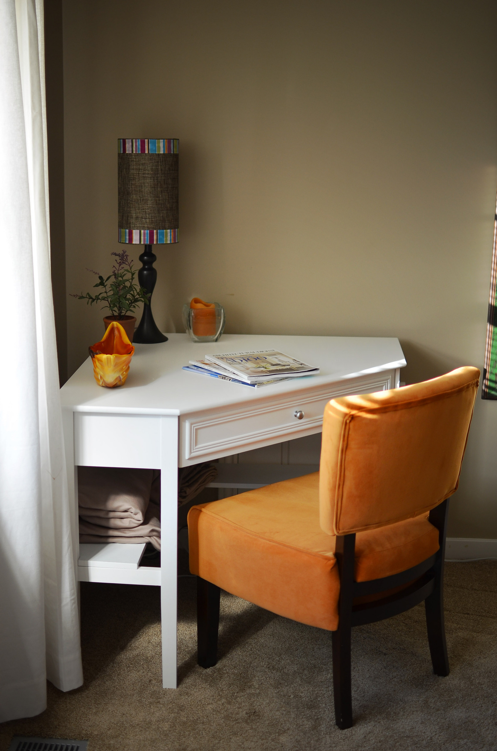 How to Turn an Awkward Corner Into a Home Office