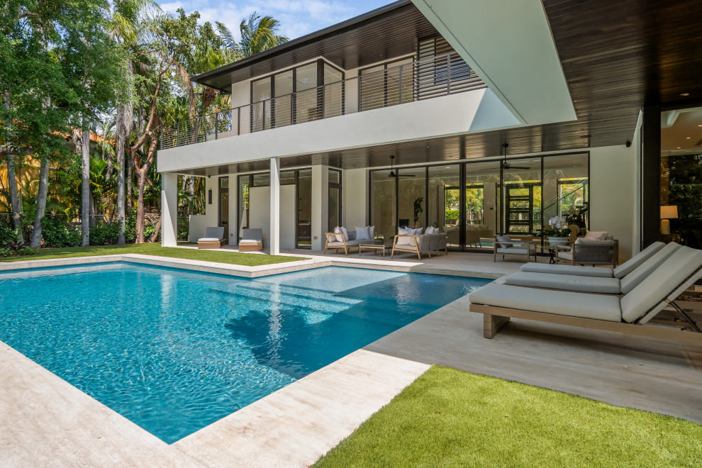 Granada Modern - Contemporary - Pool - Miami - by Meridith Baer Home ...