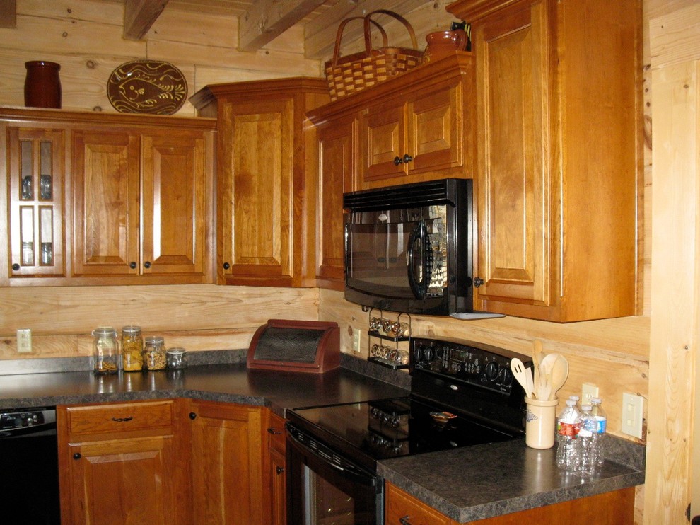 Countertops and backsplash in log home kitchen | Houzz Forum