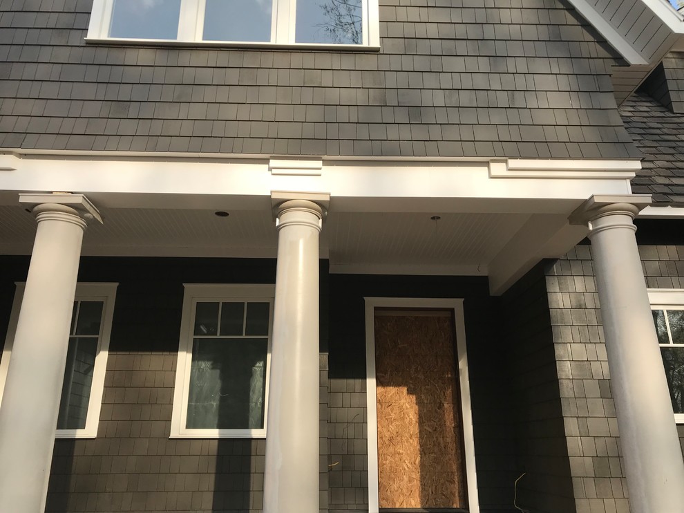 Caps on columns and amount of overhang...