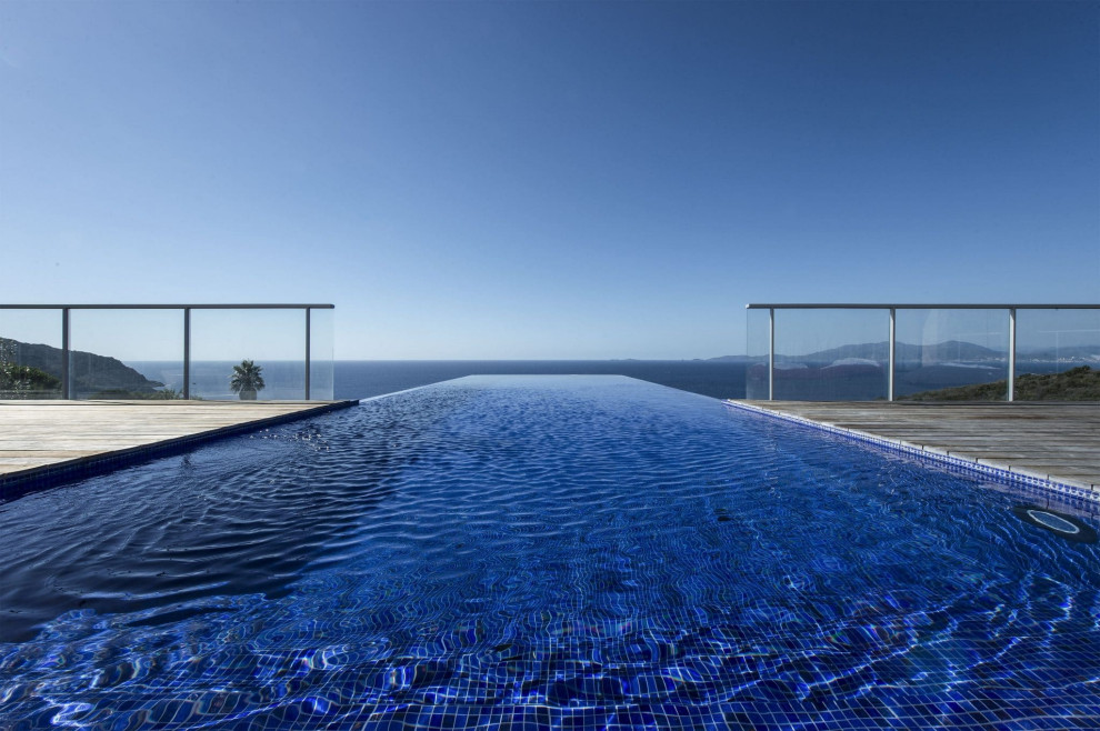 Installation de garde-corps en verre - Modern - Pools - Korsika - von ...