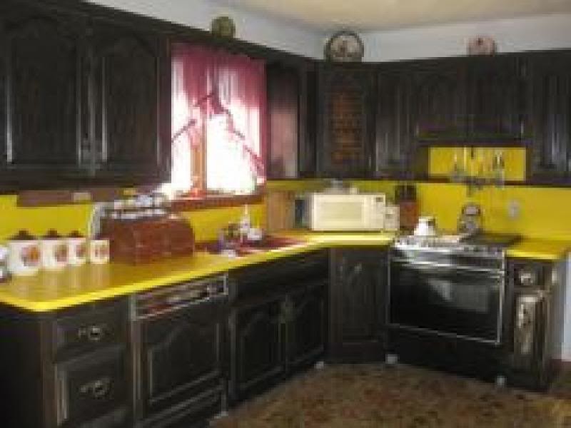 World's Ugliest Kitchen. Help.