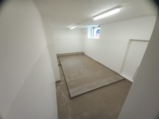 Piscina dentro casa a Milano nel seminterrato. - Moderno - Palestra in ...