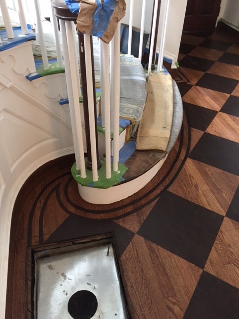 Stain Checkerboard floor with inlay / Milton