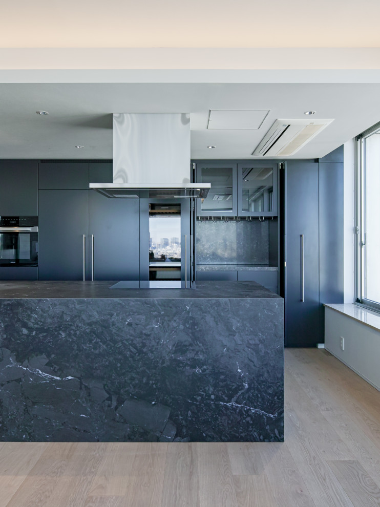 Layla(ライラ/スレート）/NeoLith で仕上げる4mのアイランドキッチン - Modern - Kitchen - Tokyo ...