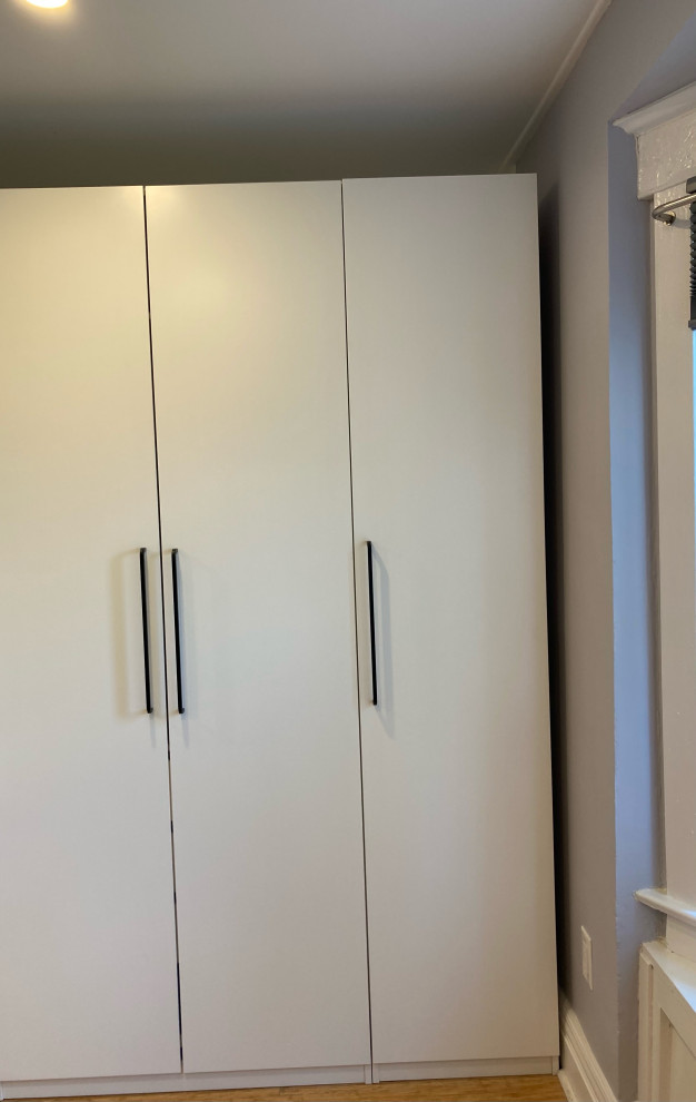 Space between Ikea Pax and Wall