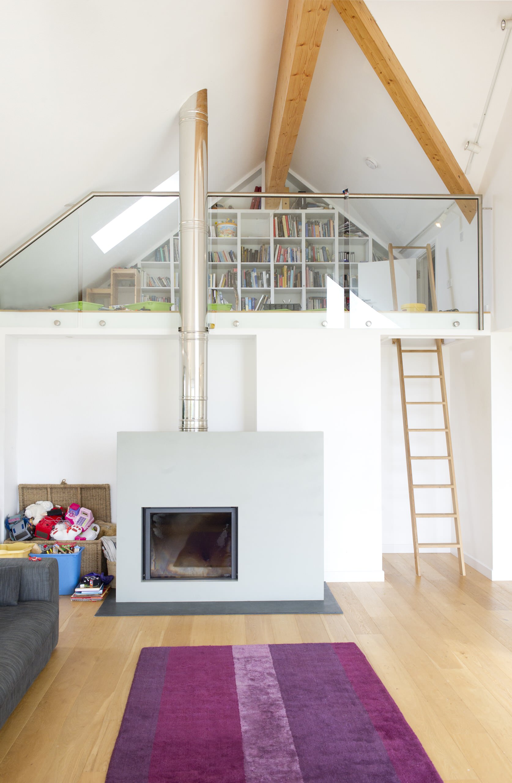 Ask a Designer: How Do I Design Around a Pitched Ceiling? | Houzz IE
