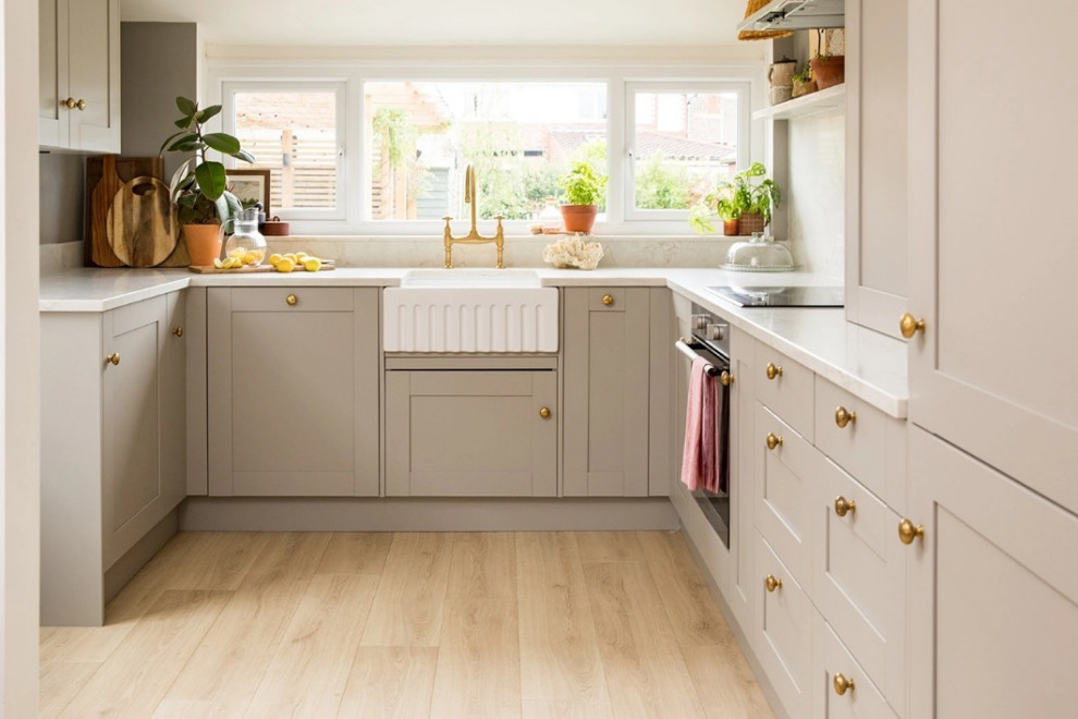 Banish the Beige: Calacatta Gold Superior worktops - Modern - Kitchen ...