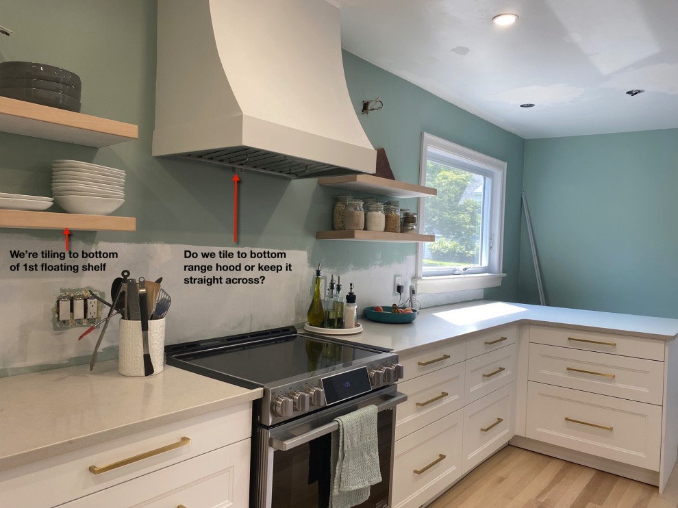Tiling with range hood & open shelves? | Houzz Forum