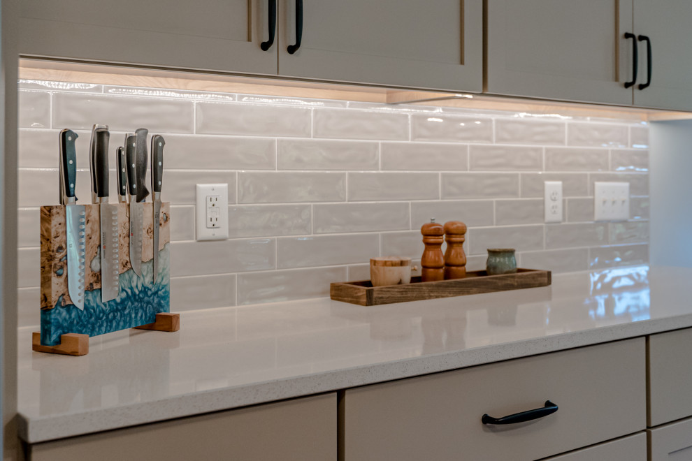 Germantown - Modern Kitchen Remodel - Modern - Kitchen - Milwaukee - by ...