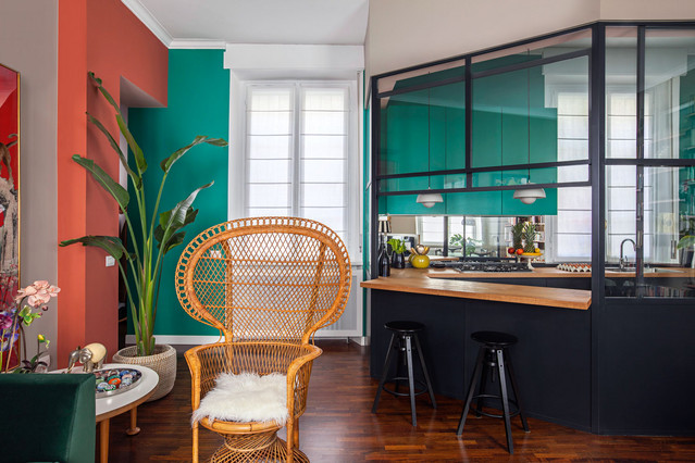 Houzz Tour: Strong Colours Give a Simple Flat a Bold New Look | Houzz IE