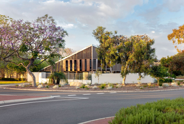 A New Perth House on a Roundabout by Philip Stejskal | Houzz AU