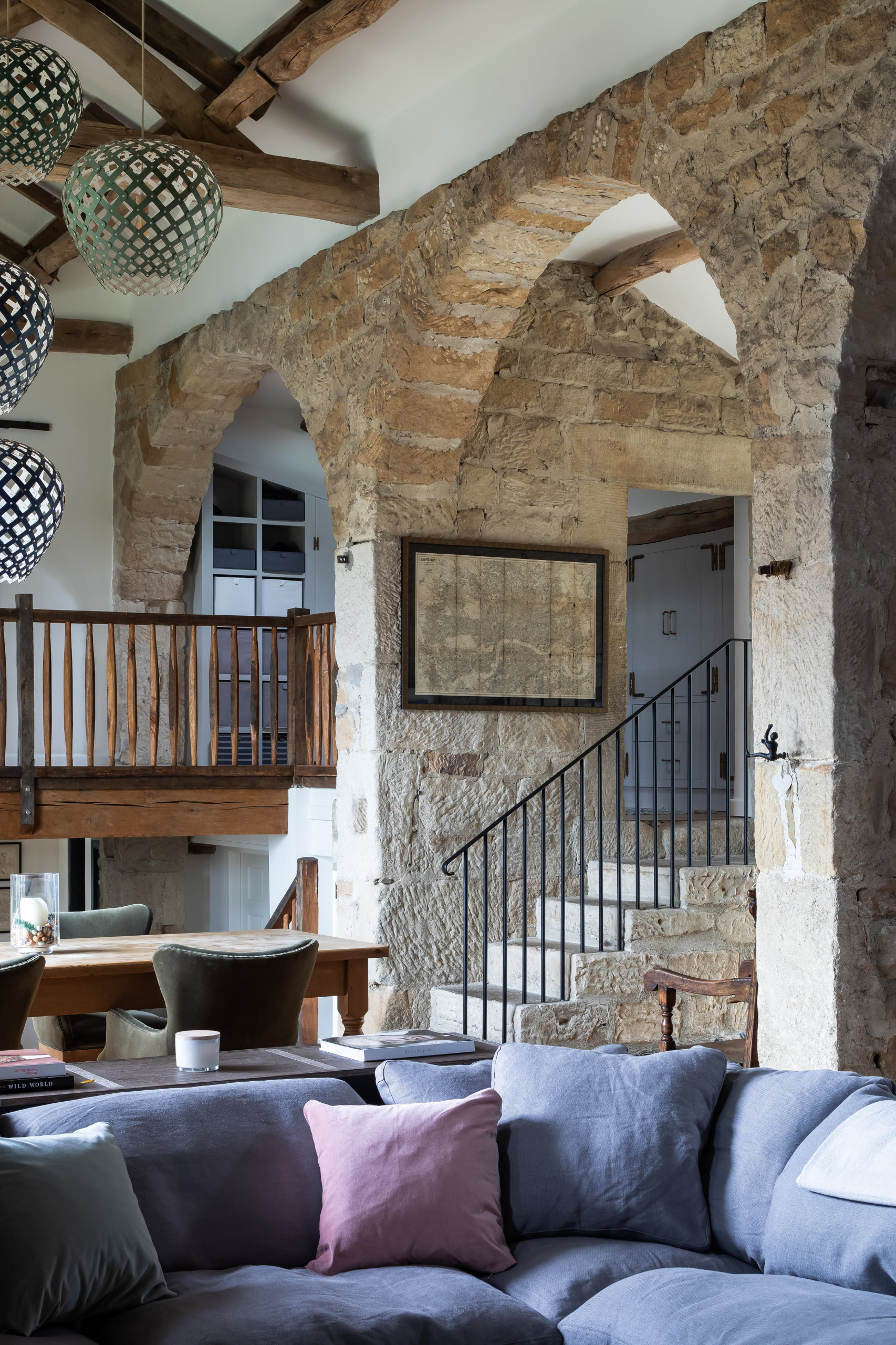 Houzz Tour: A Historic Barn Becomes a Striking Yet Cosy Home | Houzz UK