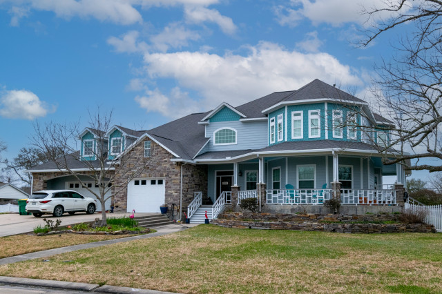 Waterfront Re-Paint featuring Sherwin Williams Emerald Rain Refresh ...