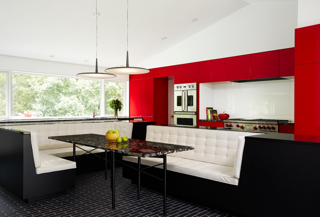 Kitchen of the Week: Bold Color-Blocking and a Central Banquette