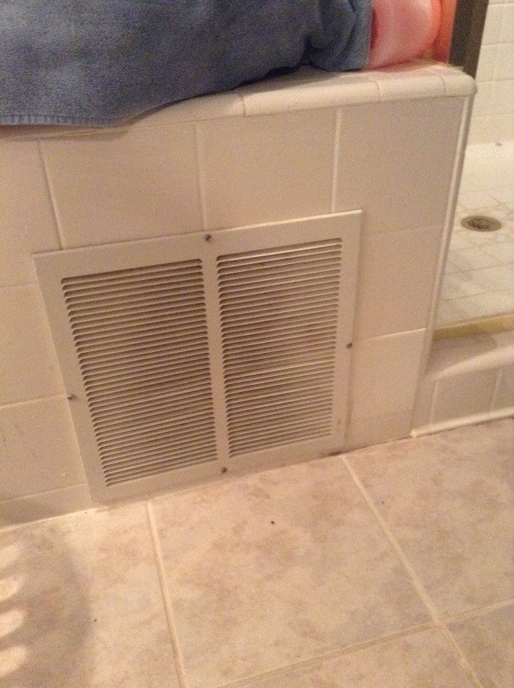 Soffit vents visible from jacuzzi access panel - why?? | Houzz Forum