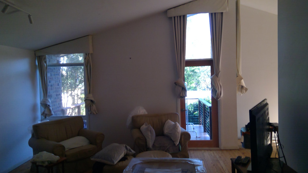 Window covering ideas for oddly shaped windows? | Houzz AU