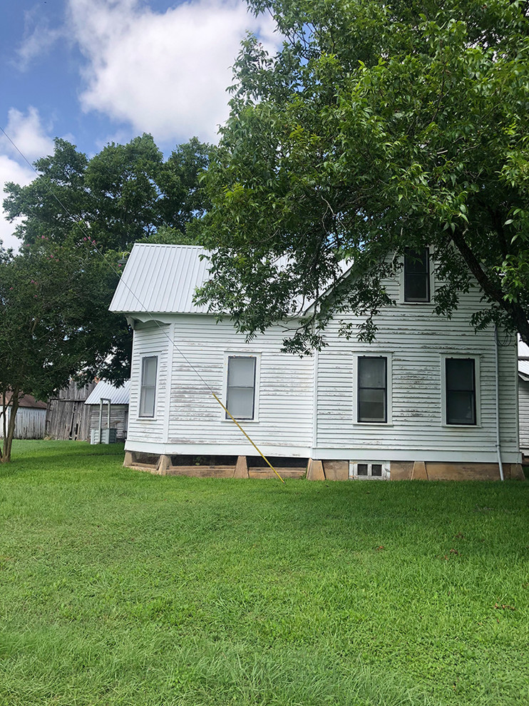 How to landscape around an old Farmhouse