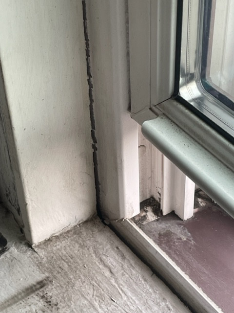 How to fix separation from frame/ newly installed windows