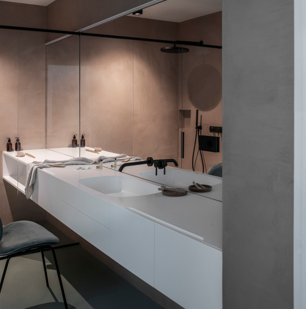 La Casa spiata dall'antico castello - Contemporaneo - Stanza da Bagno ...