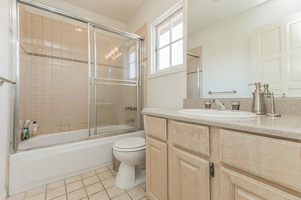 Updating 1990s Bathrooms on a low-budget!