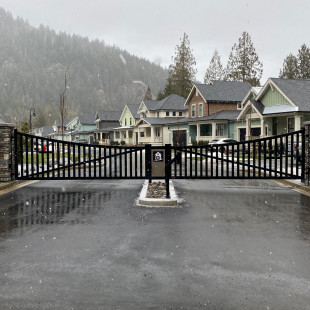 MCG GATES AND FENCING - Project Photos & Reviews - Peachland, BC CA | Houzz