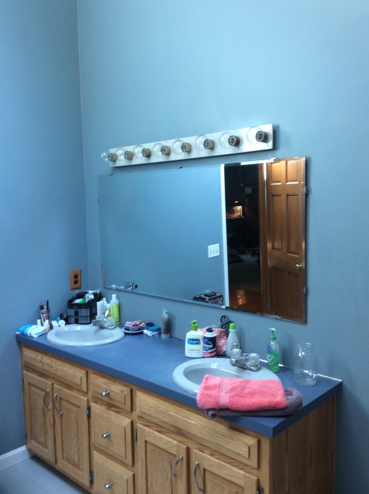 Vaulted ceiling bathroom, mirror, lighting dilemma - HELP!