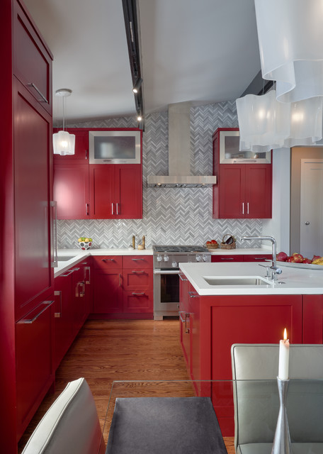 Kitchen of the Week: Red Cabinets Wow in a Midcentury Modern Home
