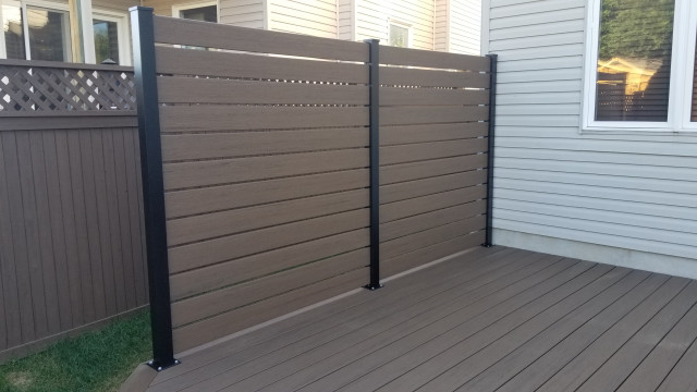TimberTech Composite Deck - Dark Roast with Privacy Screen ...
