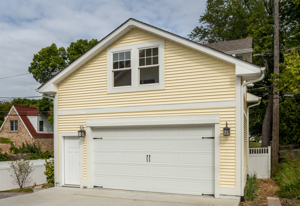 Faithful Farmhouse Addition - Farmhouse - Garage - Chicago - by 12/12 ...