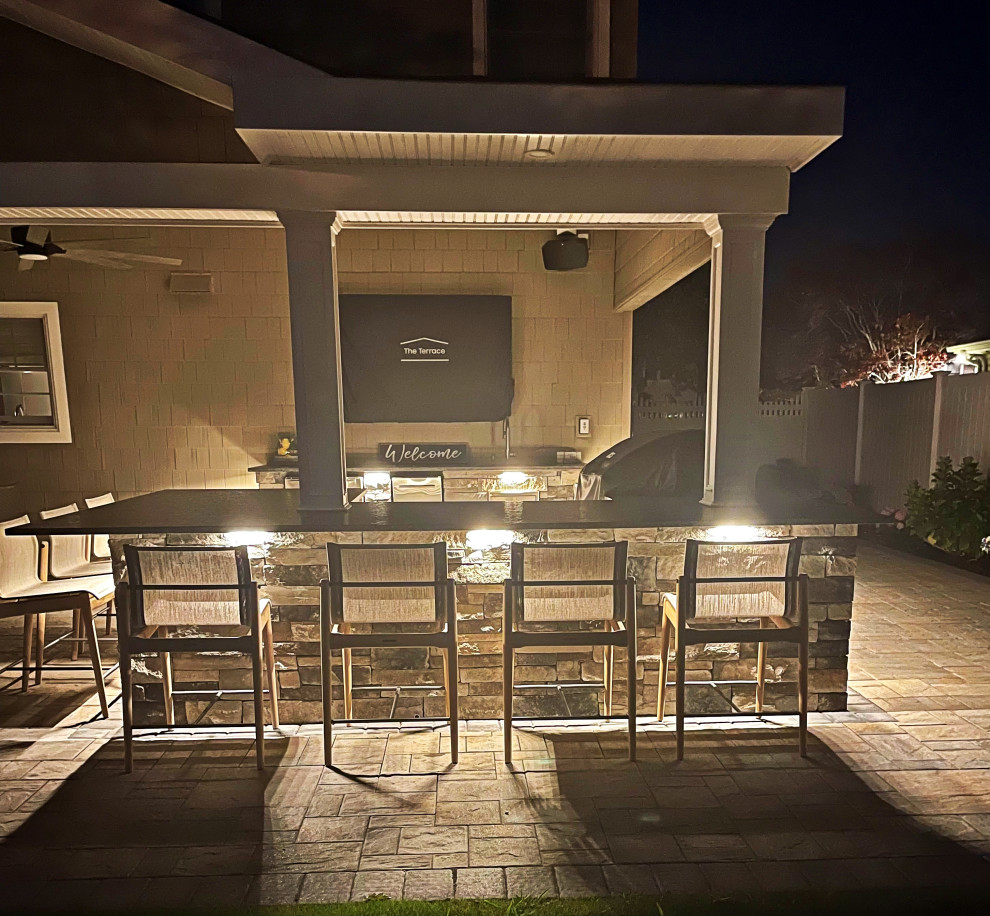 Outdoor Kitchen and Bar with Stone Veneer, West Islip, NY 11795 ...