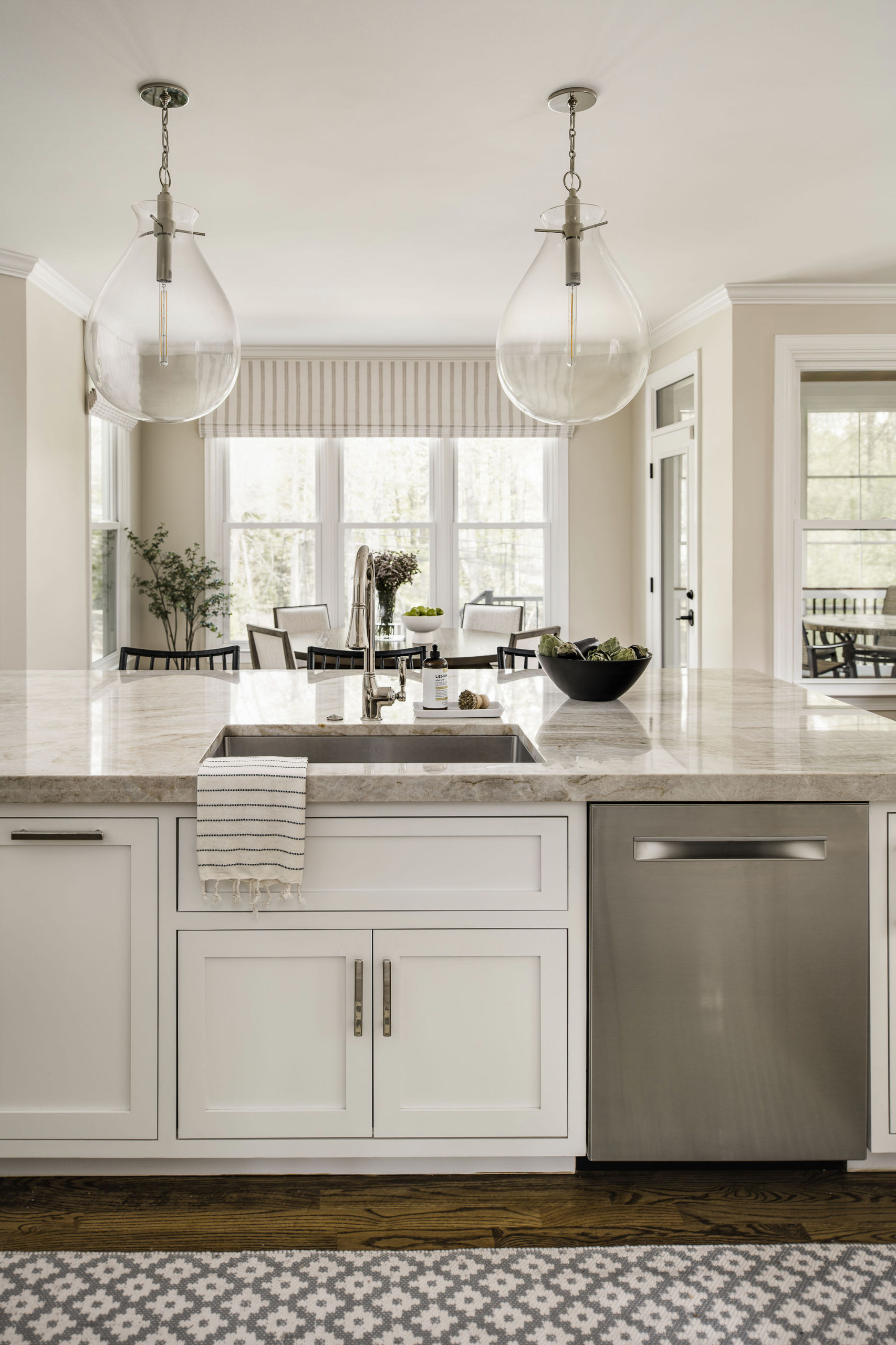 Houzz Tour: Designers Make a Couple’s Home Feel New to Them